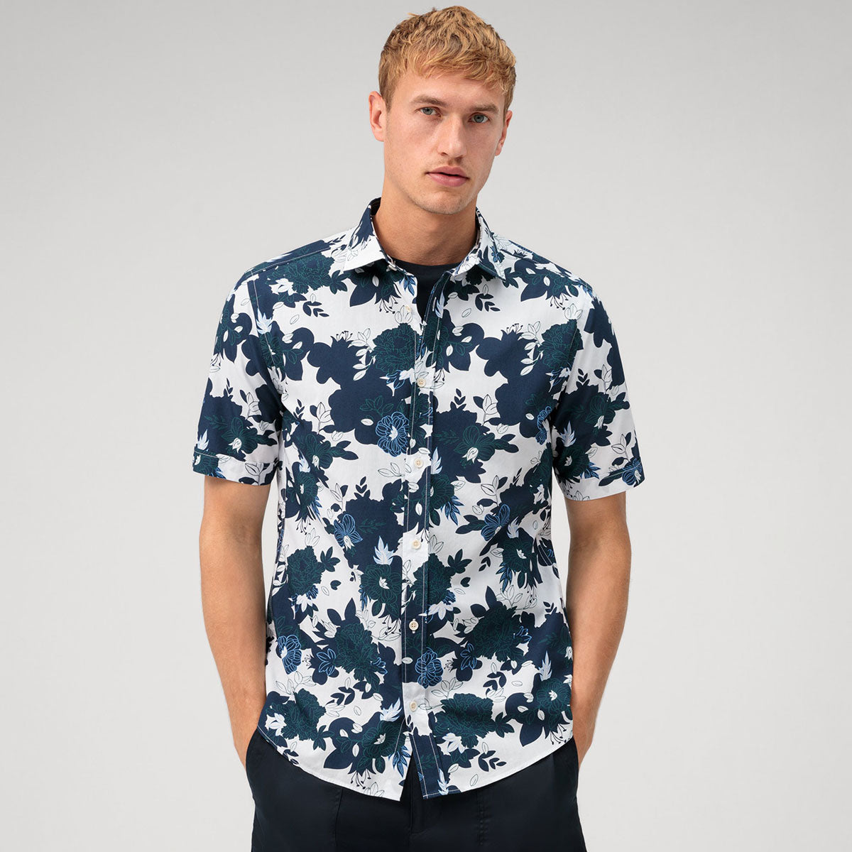 Olymp 4062 52 18 Navy Print Short Sleeve Cotton Shirt (6) – Baks Menswear